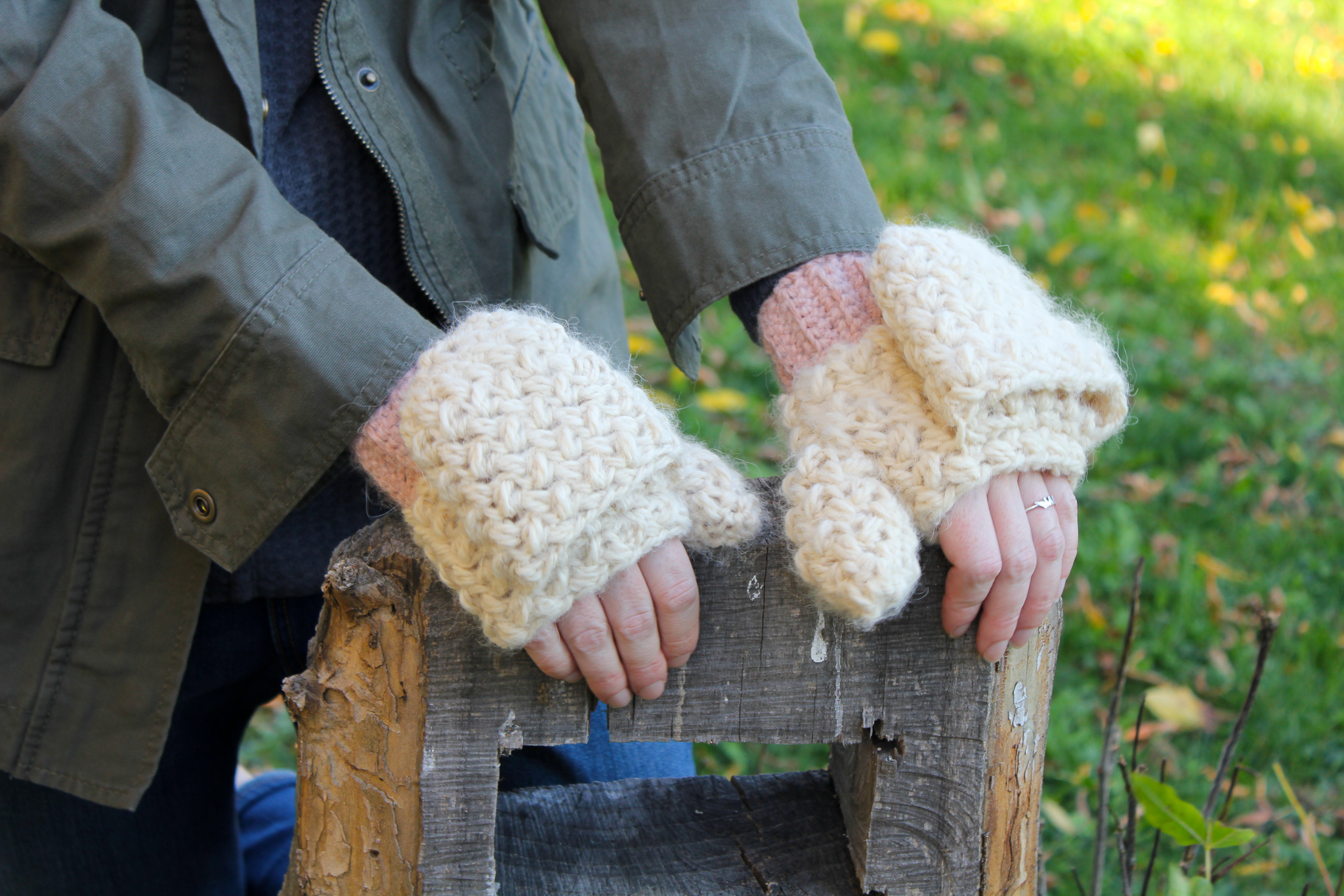 Cozy Convertible Crochet Mittens - Free Crochet Pattern The Knotted Nest
