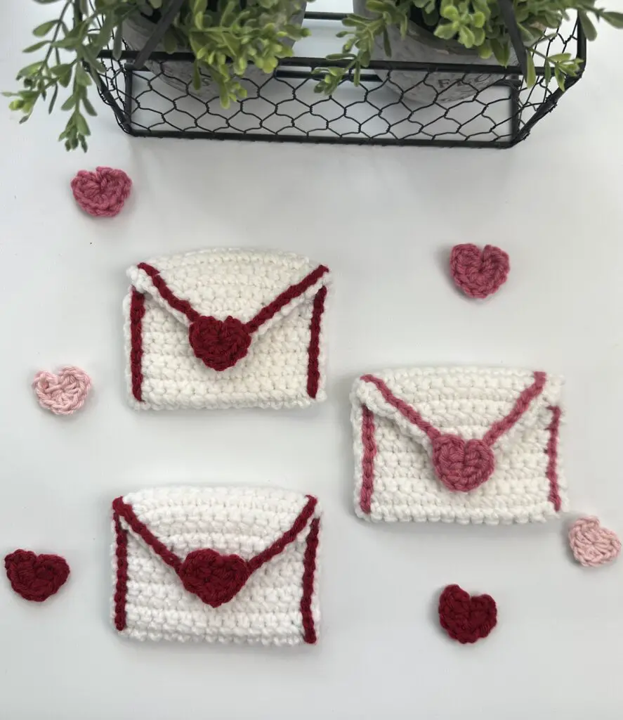 Crochet Valentine Envelope - Free Pattern - The Knotted Nest