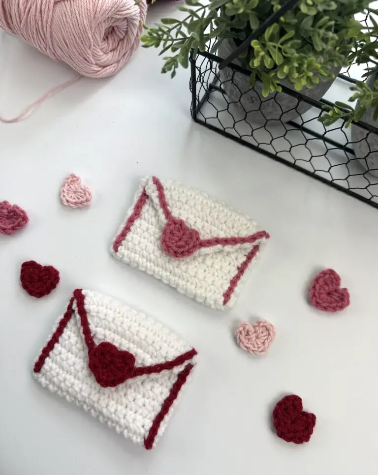 Crochet Valentine Envelope - Free Pattern - The Knotted Nest
